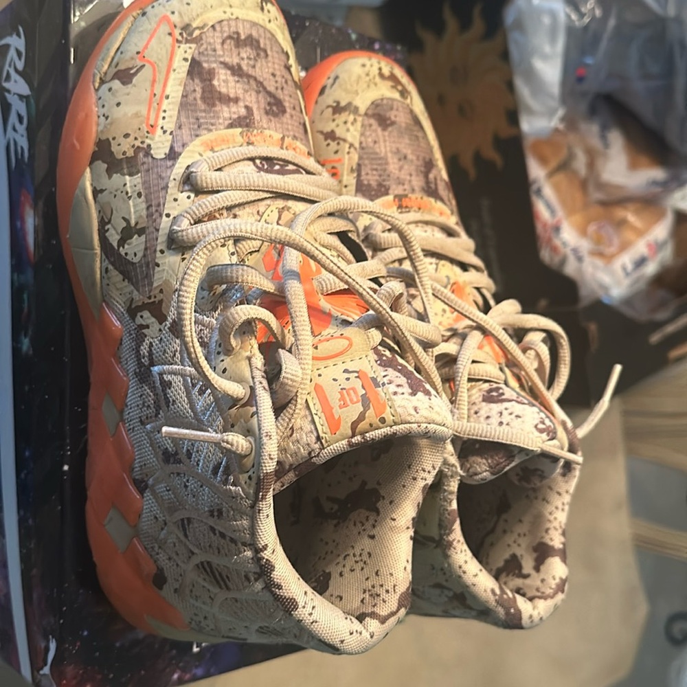 Melo 02 Basketball Shoes - Gem